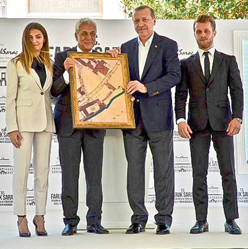 Faruk Saraç'tan moda okulu - Galeri Haberleri